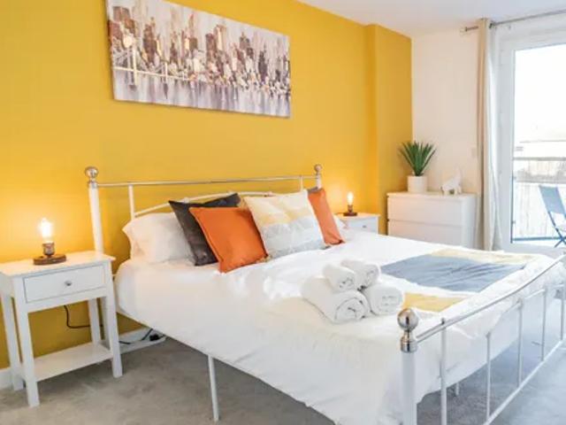 Greenwich Town Social Club, Blackwall Lane, London, SE10 0NG, United Kingdom | 2 bed apartment for rent #160128625 | Rentberry