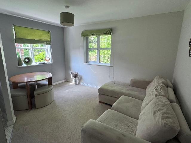 Greenwood Gardens, Nottingham NG8, 1 bed flat to rent, £675 pcm | PrimeLocation