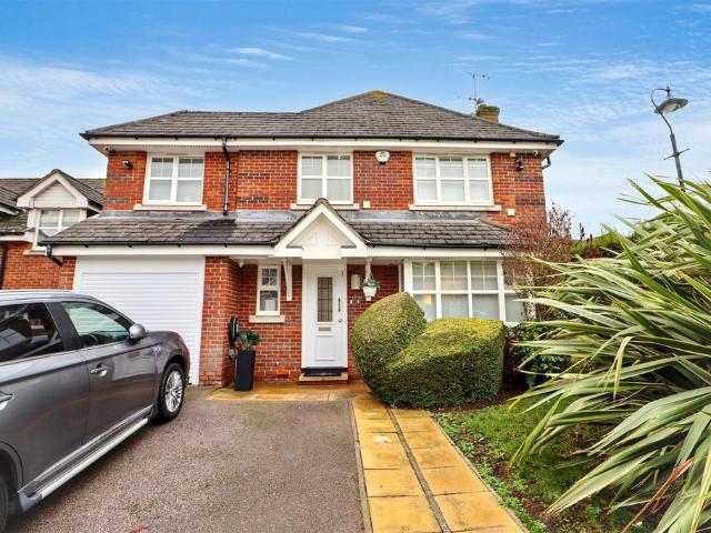 Greenwood Gardens, Shenley, Radlett 5 bed detached house to rent £3,900 pcm £900 pw