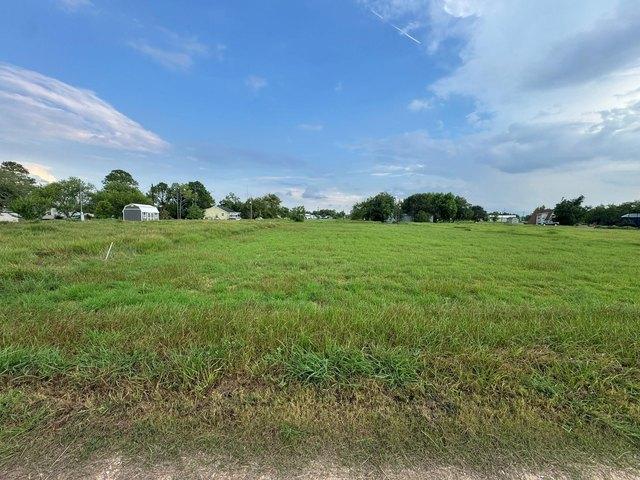 Greenwood St, Palacios, TX 77465