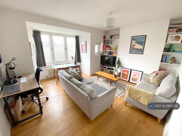 Greenwood Road, London, E8 2 bed flat to rent £2,800 pcm £646 pw