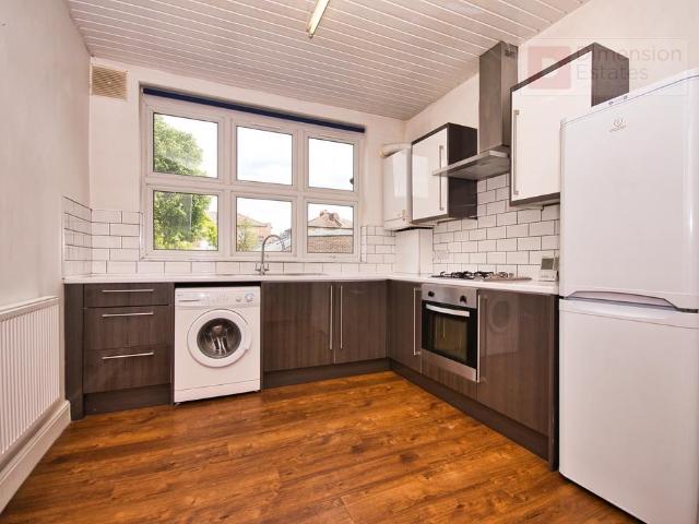 Greenwood Road, London Fields Park. 2 bed flat to rent £2,300 pcm £531 pw