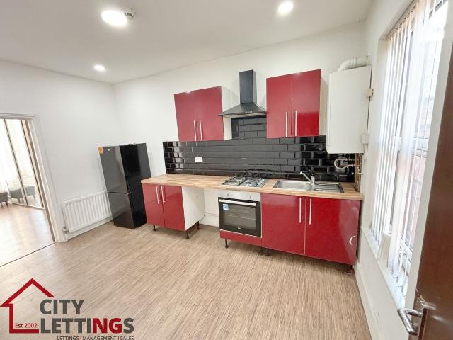 Gregory Boulevard, Hyson Green NG7, 1 bed flat to rent, £650 pcm | PrimeLocation