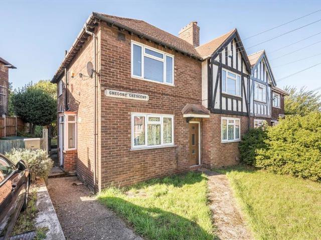 Gregory Crescent, Eltham SE9, 2 bed flat to rent, £1,800 pcm | PrimeLocation
