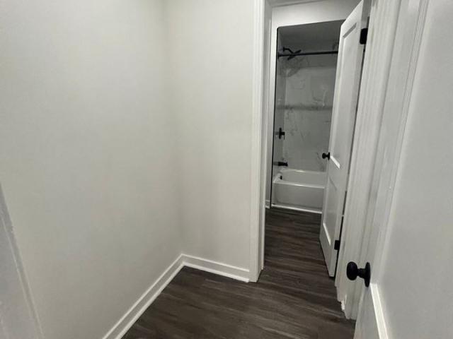 GREGORY Studio Apartment for Rent at 202 E Gregory Blvd, Kansas City, MO 64114 Armour Hills