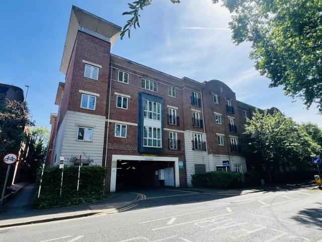 Grenfell Road, MAIDENHEAD 2 bed apartment to rent £1,700 pcm £392 pw