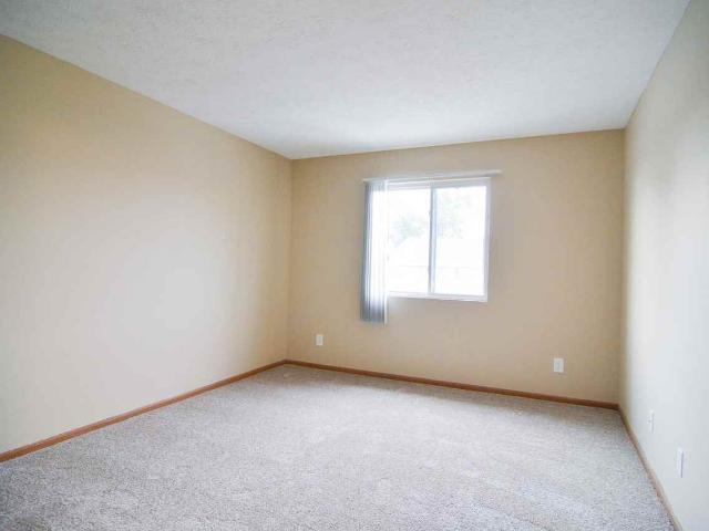 Grenoble Apartments LLC 1 Bedroom Apartment for Rent at 1106 Grenoble Dr, Bellevue, NE 68123