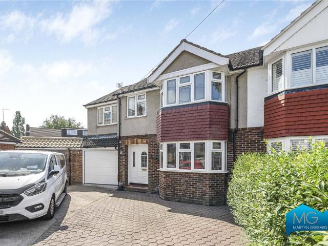 Grenville Close, Waltham Cross. 5 bed semi detached house to rent £3,200 pcm £738 pw