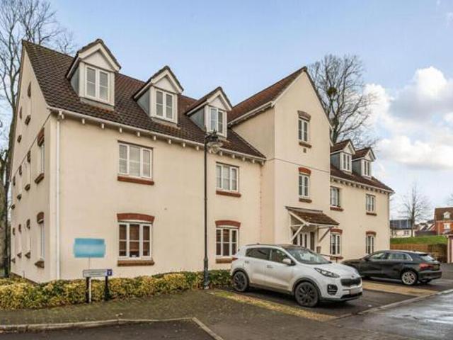 Grenville View, Cotford St. Luke, 2 Bedroom Flat