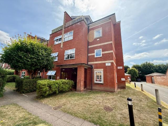 Gresham Court, Worcester WR1, 1 bed flat to rent, £900 pcm | PrimeLocation