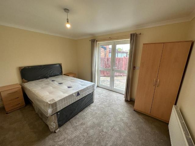 Gresham Road, Hounslow TW3, Room to rent, £675 pcm | PrimeLocation