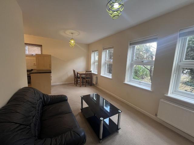 Gresham Road, Staines TW18, 1 bed flat to rent, £1,250 pcm | PrimeLocation