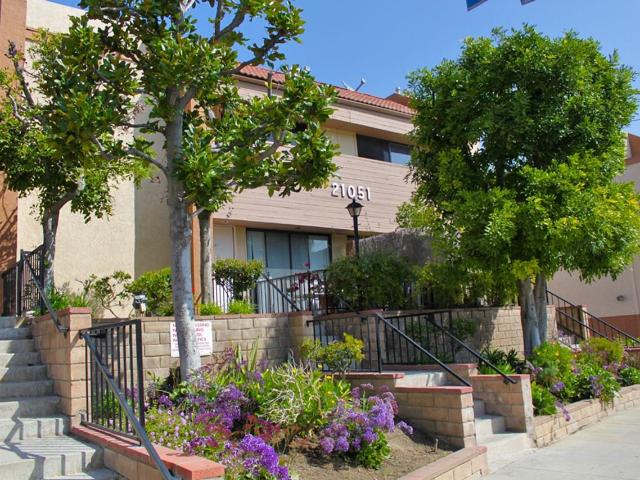 Gresham Townhomes 2 Bedroom Home for Rent at 21051 Gresham St, Los Angeles, CA 91304 Canoga Park