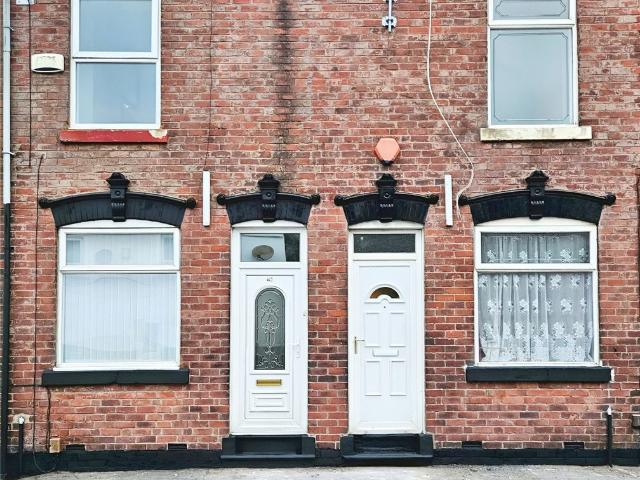 Greswold Street, West Bromwich, West Midlands B71, 2 bed end terrace house to rent, £1,000 pcm | PrimeLocation