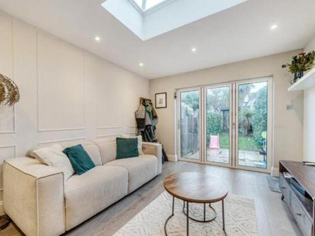 Greswell Street, Fulham, 2 Bedroom Flat