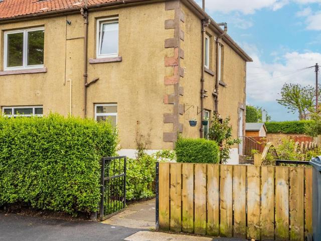 Grierson Crescent, Trinity, Edinburgh 3 bed maisonette to rent £1,495 pcm £345 pw