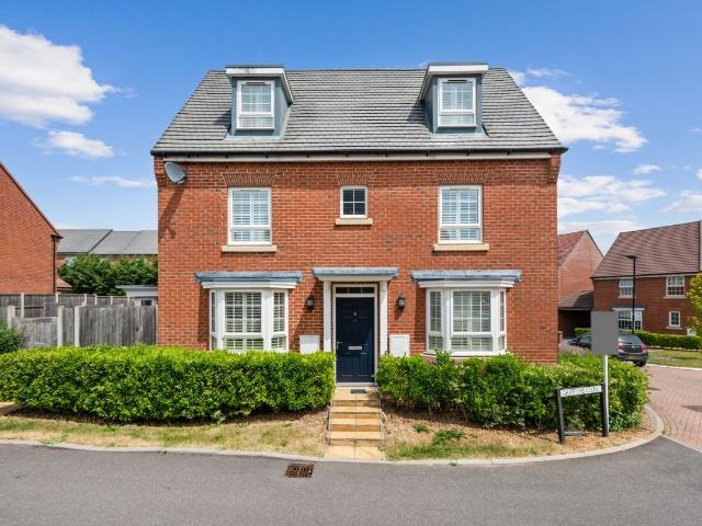 Griffiths Close, Bushey WD23, 4 bed detached house to rent, £3,750 pcm | PrimeLocation