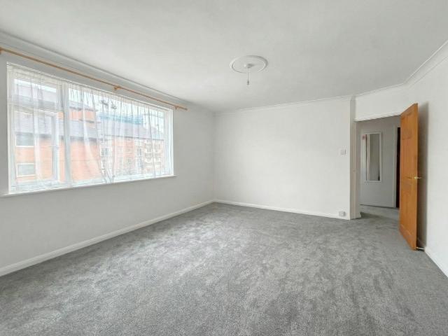 Griffiths Road SW19, 1 bed flat to rent, £1,650 pcm | PrimeLocation