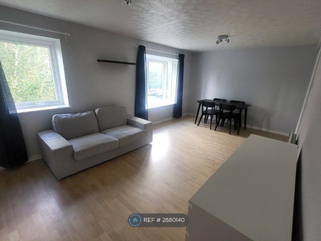 Griffin Gardens, Birmingham B17, 2 bed flat to rent, £1,200 pcm | PrimeLocation