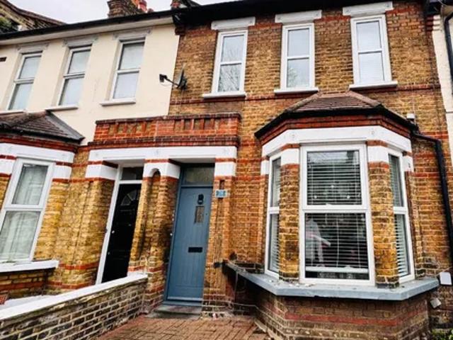 Griffin Road, Glyndon, London, SE18 7QG, United Kingdom | 5 bed townhouse for rent #139269521 | Rentberry