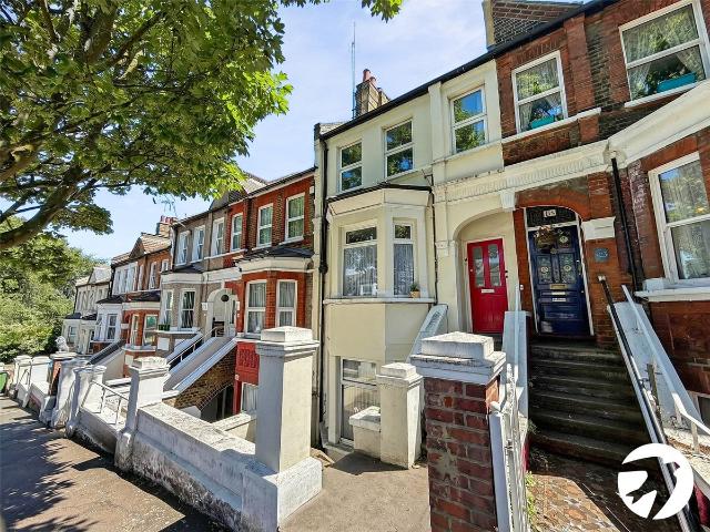 Griffin Road, London SE18, 2 bed flat to rent, £1,500 pcm | PrimeLocation