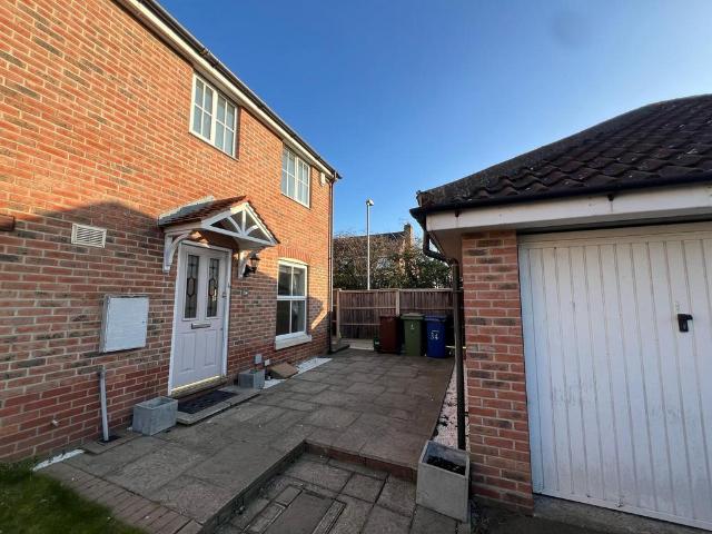 Grifon Road, Chafford Hundred, RM16 3 bed house to rent £1,900 pcm £438 pw