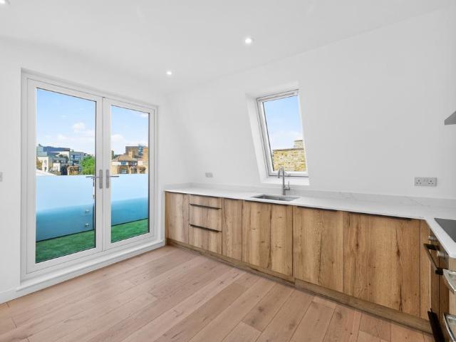 Griggs Place London SE1 1 bed flat to rent £2,200 pcm £508 pw