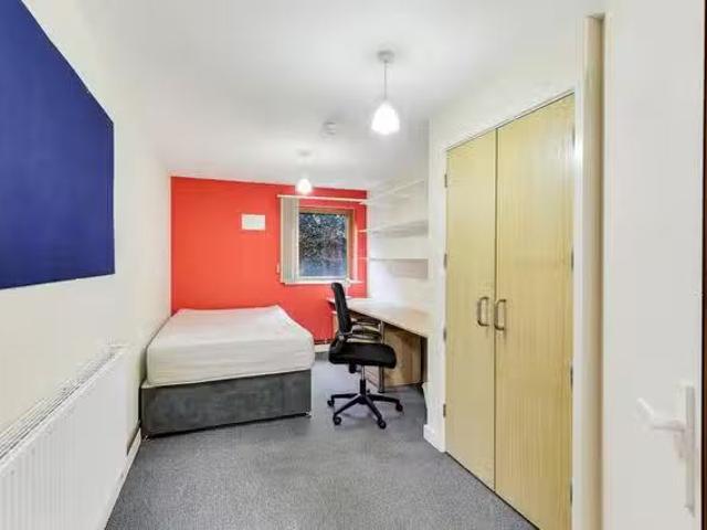 Grimwade Street Classic Ensuite
