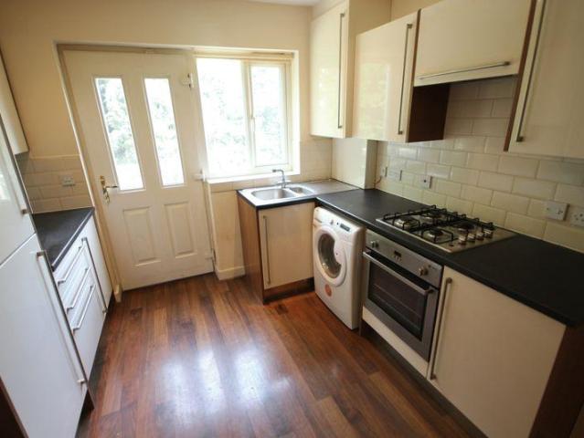 Grimthorpe Place, Headingley, Leeds. 4 bed house to rent £1,850 pcm £427 pw