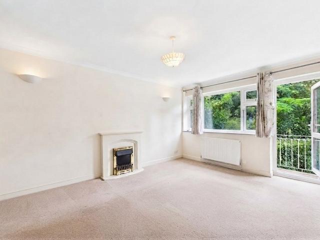 Gringer Hill, Maidenhead, Berkshire SL6, 2 bed maisonette to rent, £1,575 pcm | PrimeLocation
