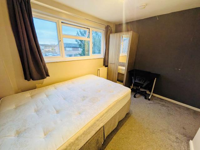 Grisedale Close, Crawley RH11, Room to rent, £800 pcm | PrimeLocation