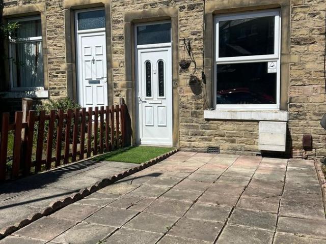 Grisedale Avenue, Huddersfield HD2, 2 bed terraced house to rent, £700 pcm | PrimeLocation