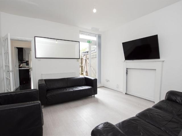 Gristhorpe Road, Birmingham, West Midlands B29, 6 bed shared accommodation to rent, £390 pcm | PrimeLocation