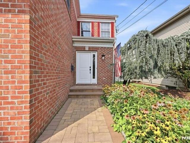 Grunauer Pl, Fair Lawn, Home For Sale
