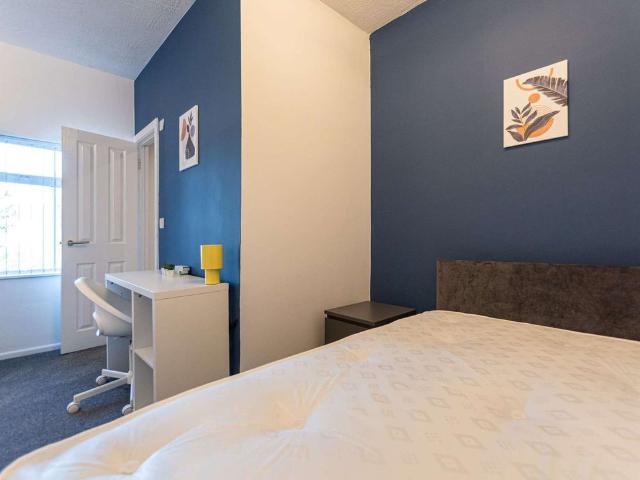 Grundy Street Room 3