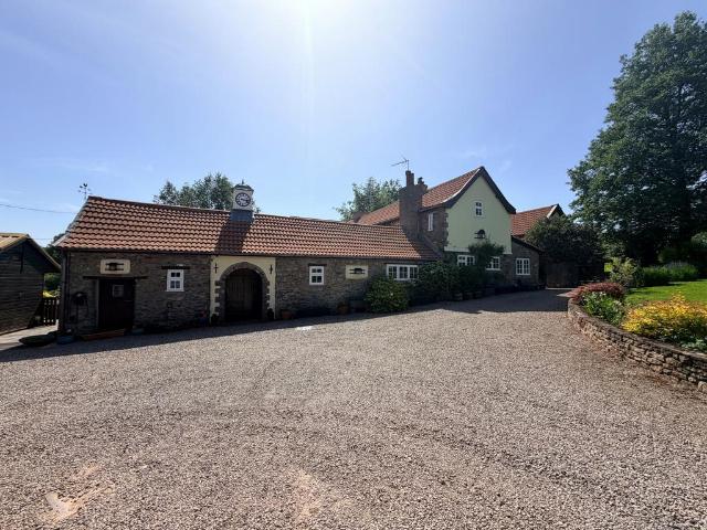 Gwehelog, Usk, NP15 5 bed detached house to rent £3,200 pcm £738 pw