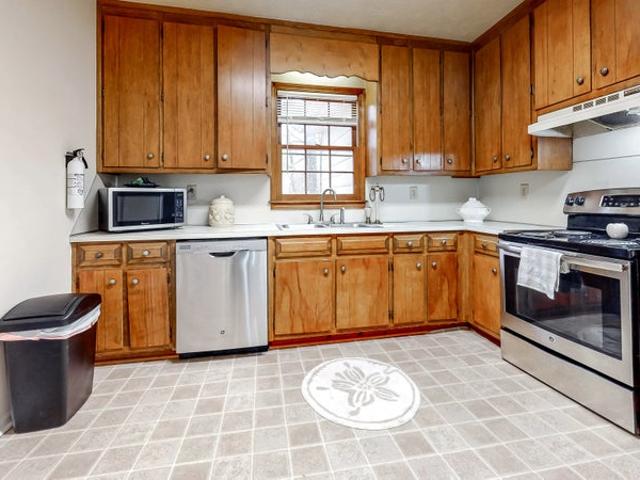 Gwinnett Village Home, a 11 minute walk to transit