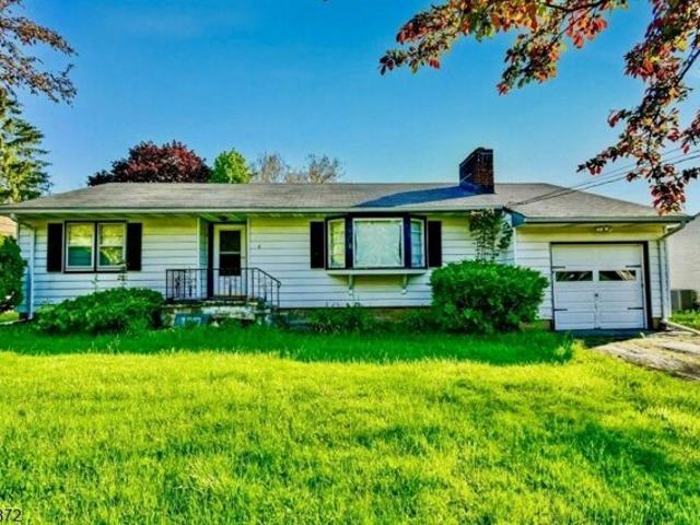 Gwyneth Rd, West Milford, Home For Sale