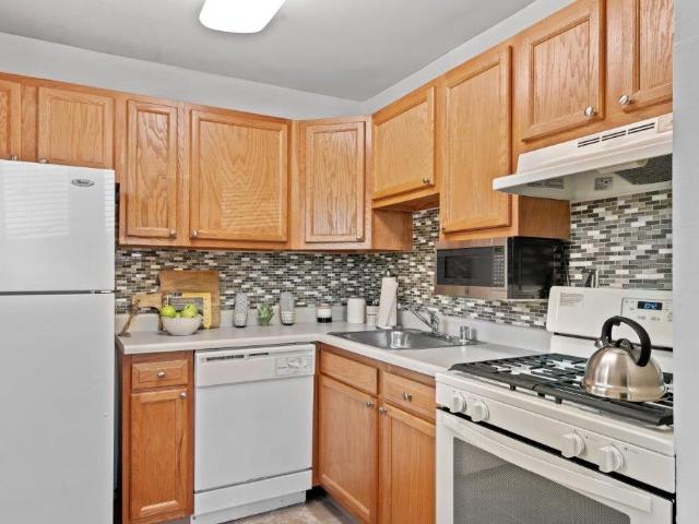 Gwynn Oaks Landing Apartments and Townhomes 1 Bedroom Apartment for Rent at 3101 Windsor Blvd, Lochearn, MD 21207 Lochearn