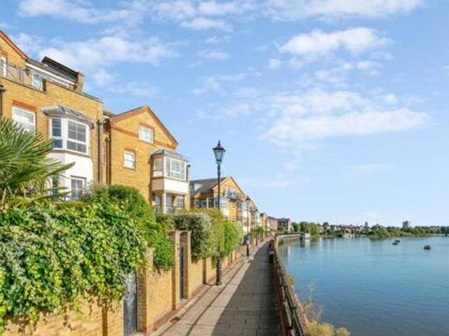 Gwynne Close, Regency Quay, 1 Bedroom Flat