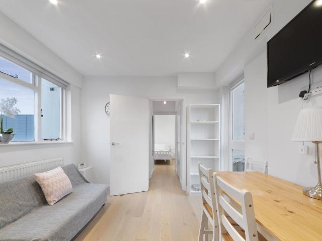 Gwynne House, Turner Street E1, 1 bed flat to rent, £1,850 pcm | PrimeLocation