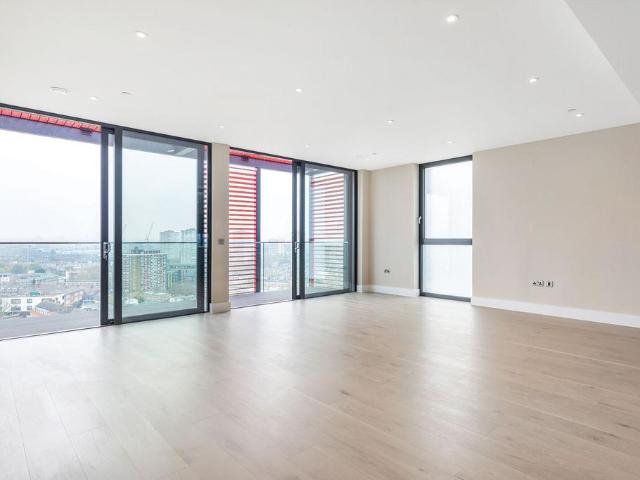 Gwynne Road, Battersea, London, SW11 2 bed flat to rent £3,250 pcm £750 pw