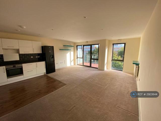Gwynne Road, London, SW11 2 bed flat to rent £3,000 pcm £692 pw