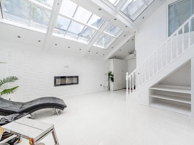 Gunter Grove, Chelsea, London SW10, 3 bed flat to rent, £7,583 pcm | PrimeLocation