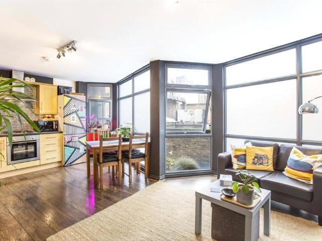 Gunthorpe Street, Aldgate, London, E1 2 bed apartment to rent £2,650 pcm £612 pw