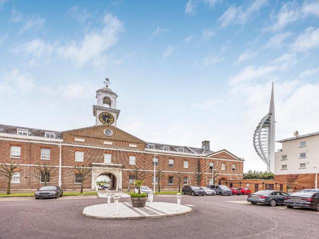 Gunwharf Quays, Hampshire PO1 2 bed apartment to rent £1,850 pcm £427 pw