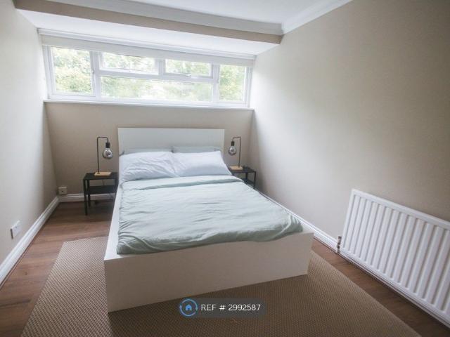 Gun Hill Place, Basildon SS16, Room to rent, £750 pcm | PrimeLocation