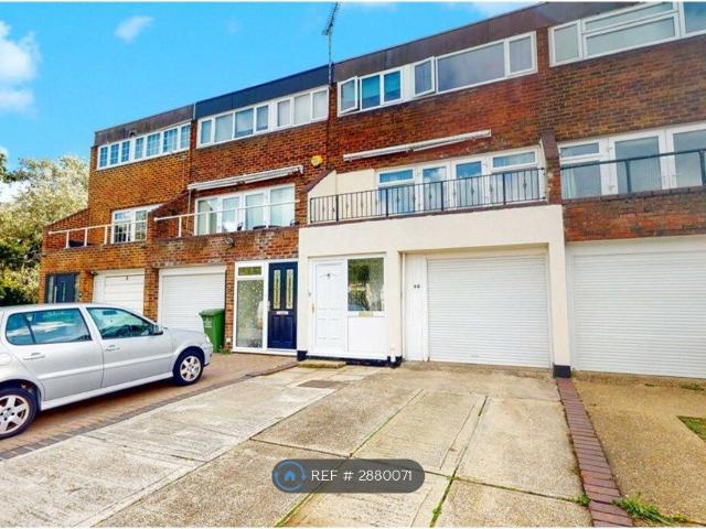 Gun Hill Place, Basildon SS16, 4 bed terraced house to rent, £1,900 pcm | PrimeLocation