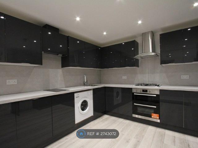 Gun Hill Place, Basildon SS16, 6 bed terraced house to rent, £3,500 pcm | PrimeLocation