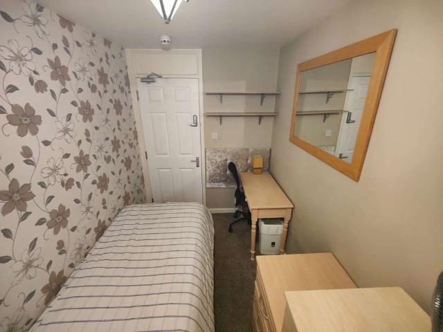 Gun Hill Place Room 4